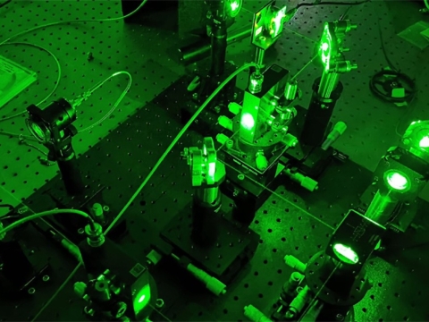 Holographic Camera Sees Through Anything - Christian Kromme